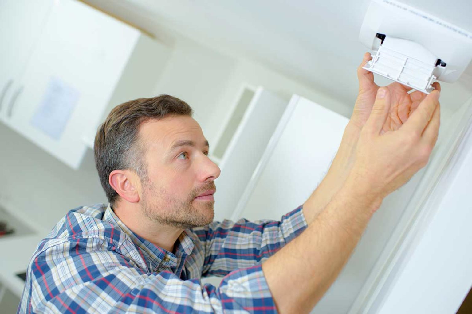 Comment changer les piles d'une VMC ? - Ma-VMC.fr